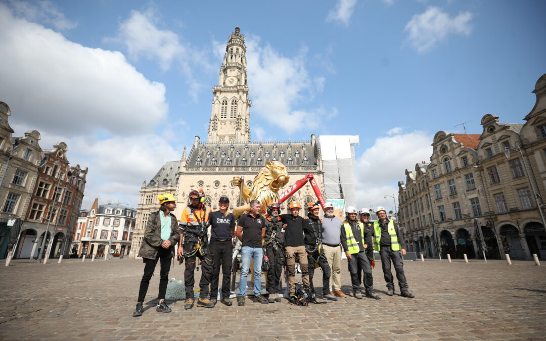 À Arras, le Lion redescend du beffroi : une opération patrimoniale d ...